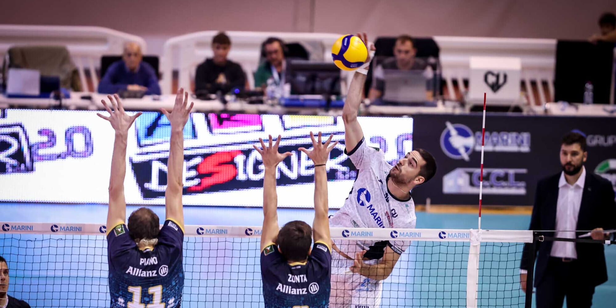 Per Cisterna prima vittoria, Milano travolta