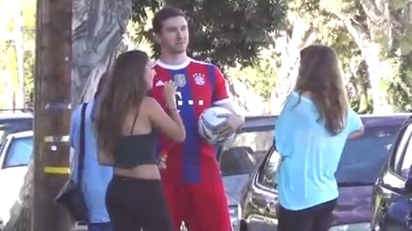 Lewandowski record anche con le ragazze... ma è un fake!
