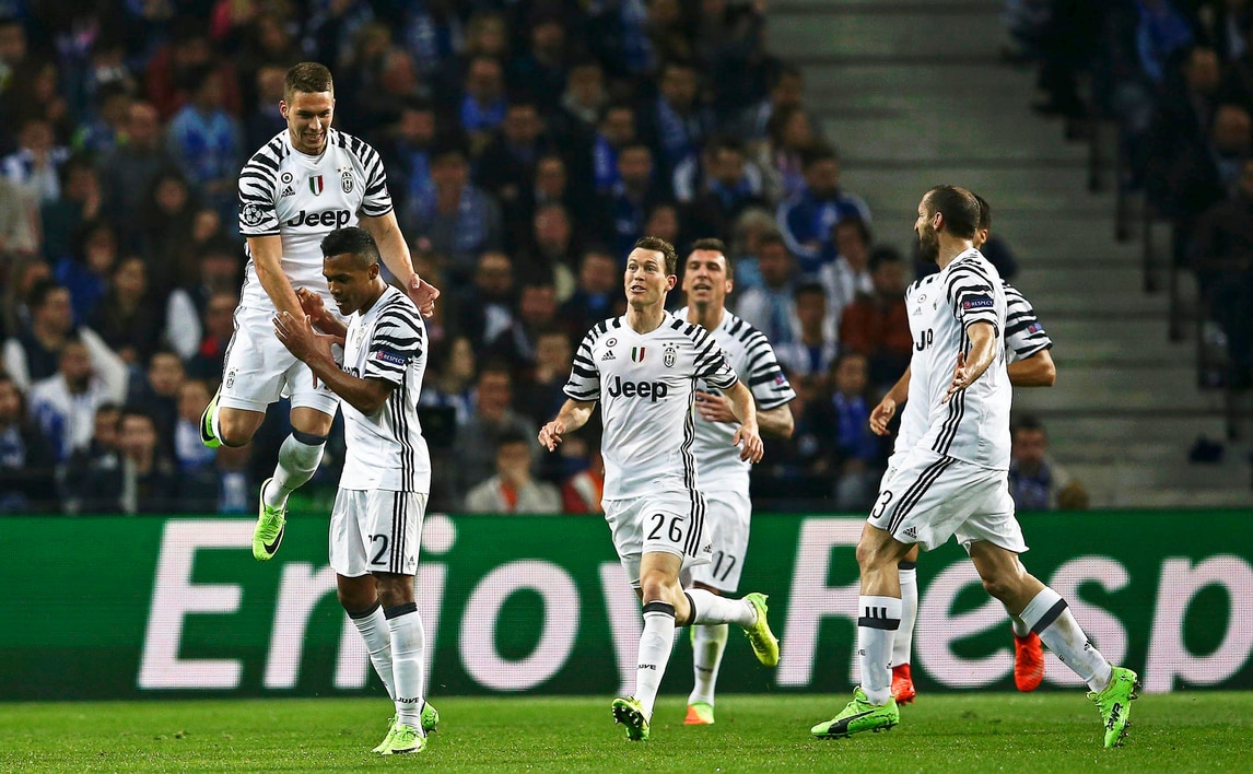 Porto-Juventus 0-2, che spettacolo con Pjaca e Dani Alves!