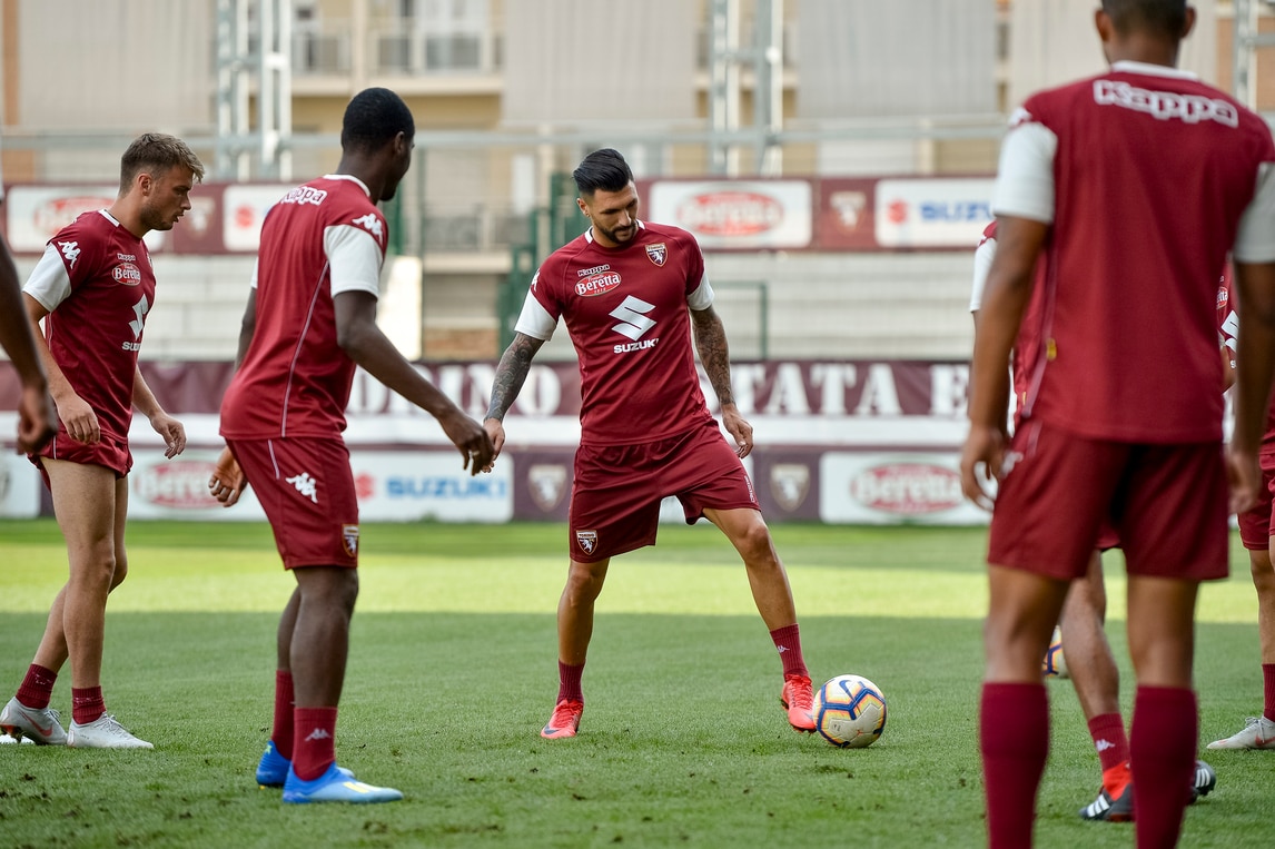 Il Torino si allena al Filadelfia in vista della Roma, c'è anche Soriano