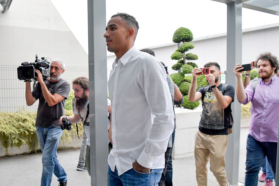Danilo arriva al J Medical, prima giornata con la Juve