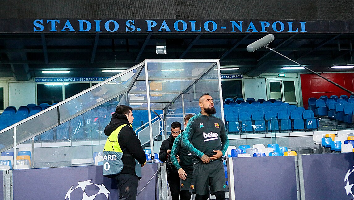 Messi lancia la sfida al Napoli, Vidal il primo a mettere piede al San ...