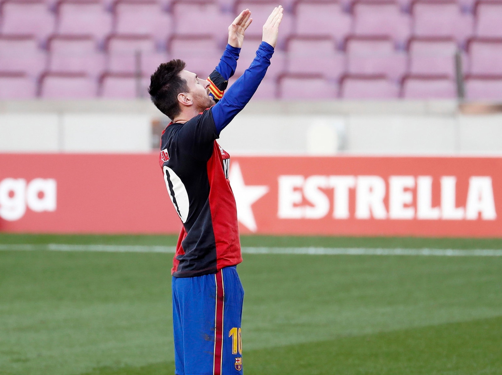 Maradona, l'omaggio di Messi: esultanza con la 10 dei Newell's Old Boys