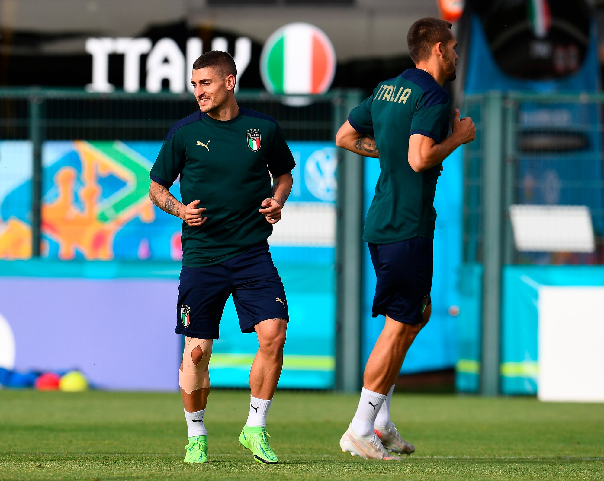 Italia, per Verratti gamba fasciata. Bonucci scherza con Immobile