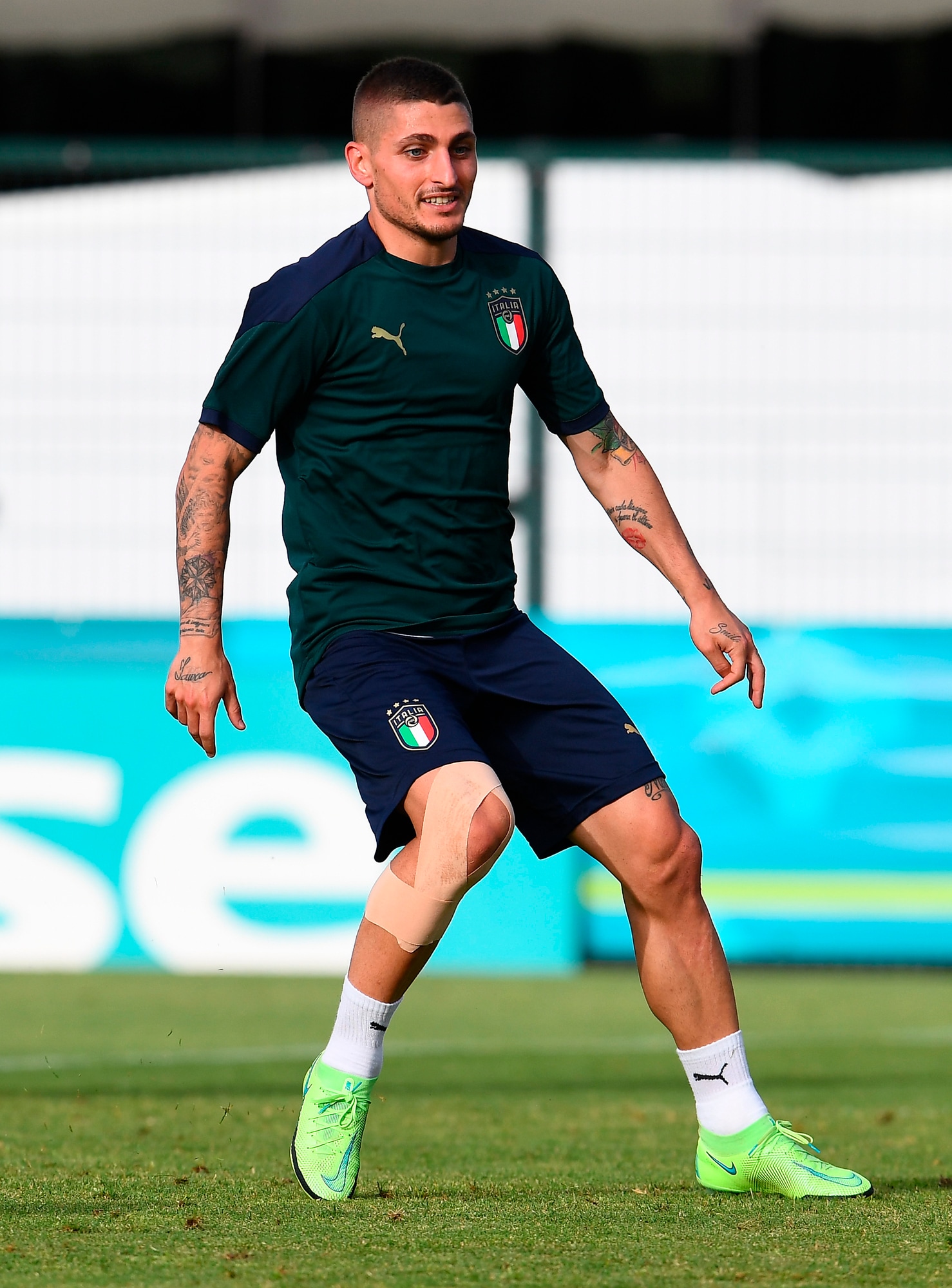 Italia, per Verratti gamba fasciata. Bonucci scherza con Immobile