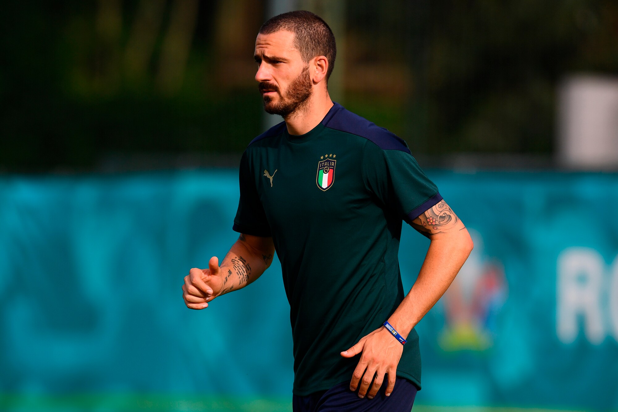 Italia, per Verratti gamba fasciata. Bonucci scherza con Immobile