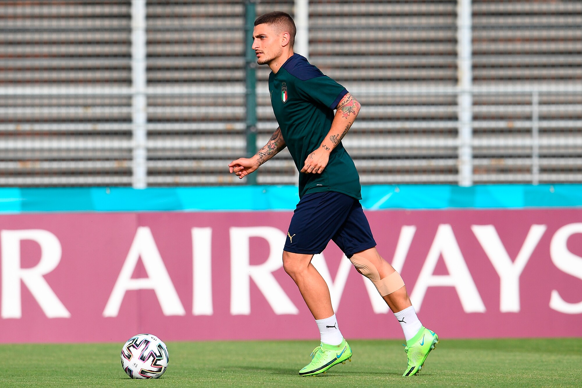 Italia, per Verratti gamba fasciata. Bonucci scherza con Immobile