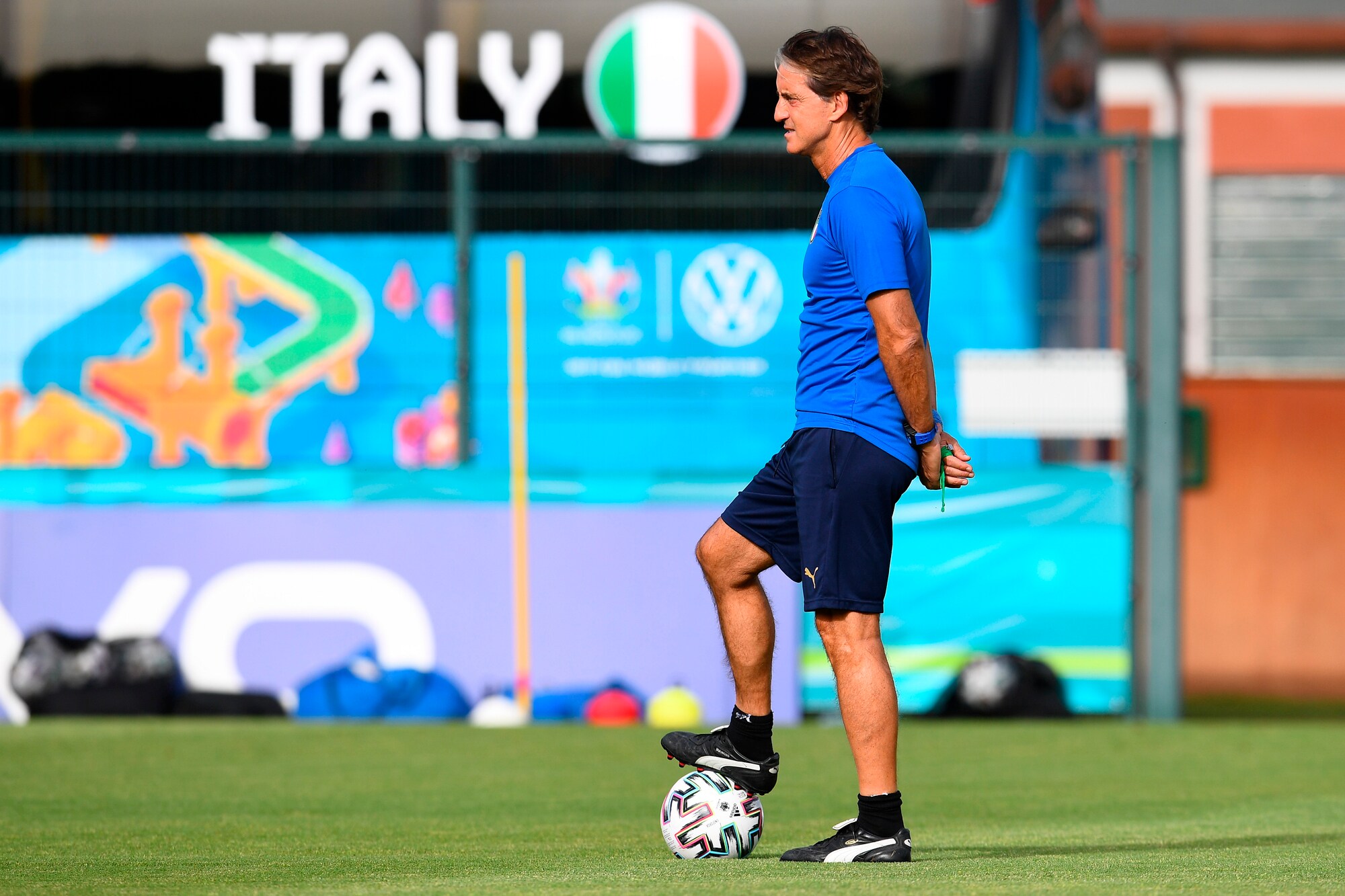 Italia, per Verratti gamba fasciata. Bonucci scherza con Immobile