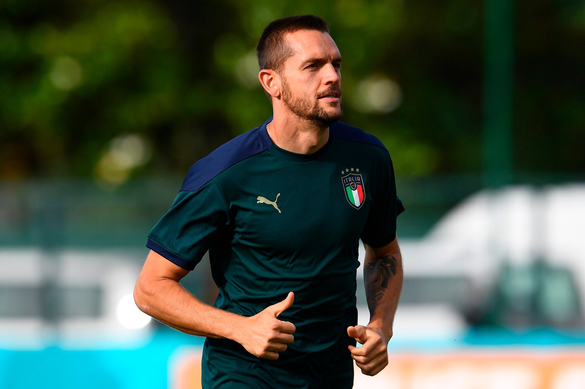 Italia, per Verratti gamba fasciata. Bonucci scherza con Immobile