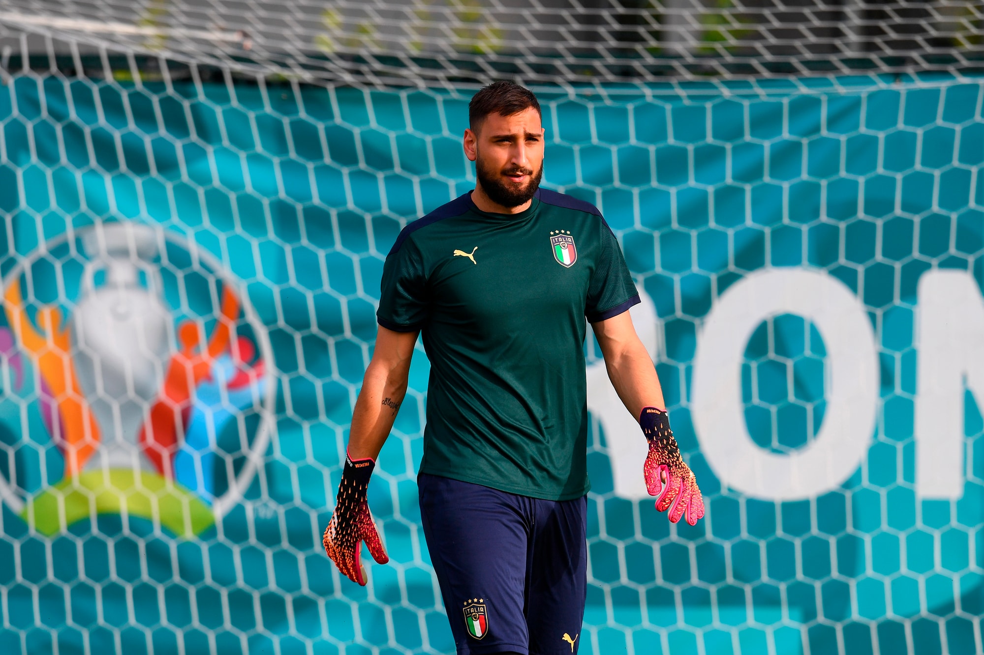 Italia, per Verratti gamba fasciata. Bonucci scherza con Immobile