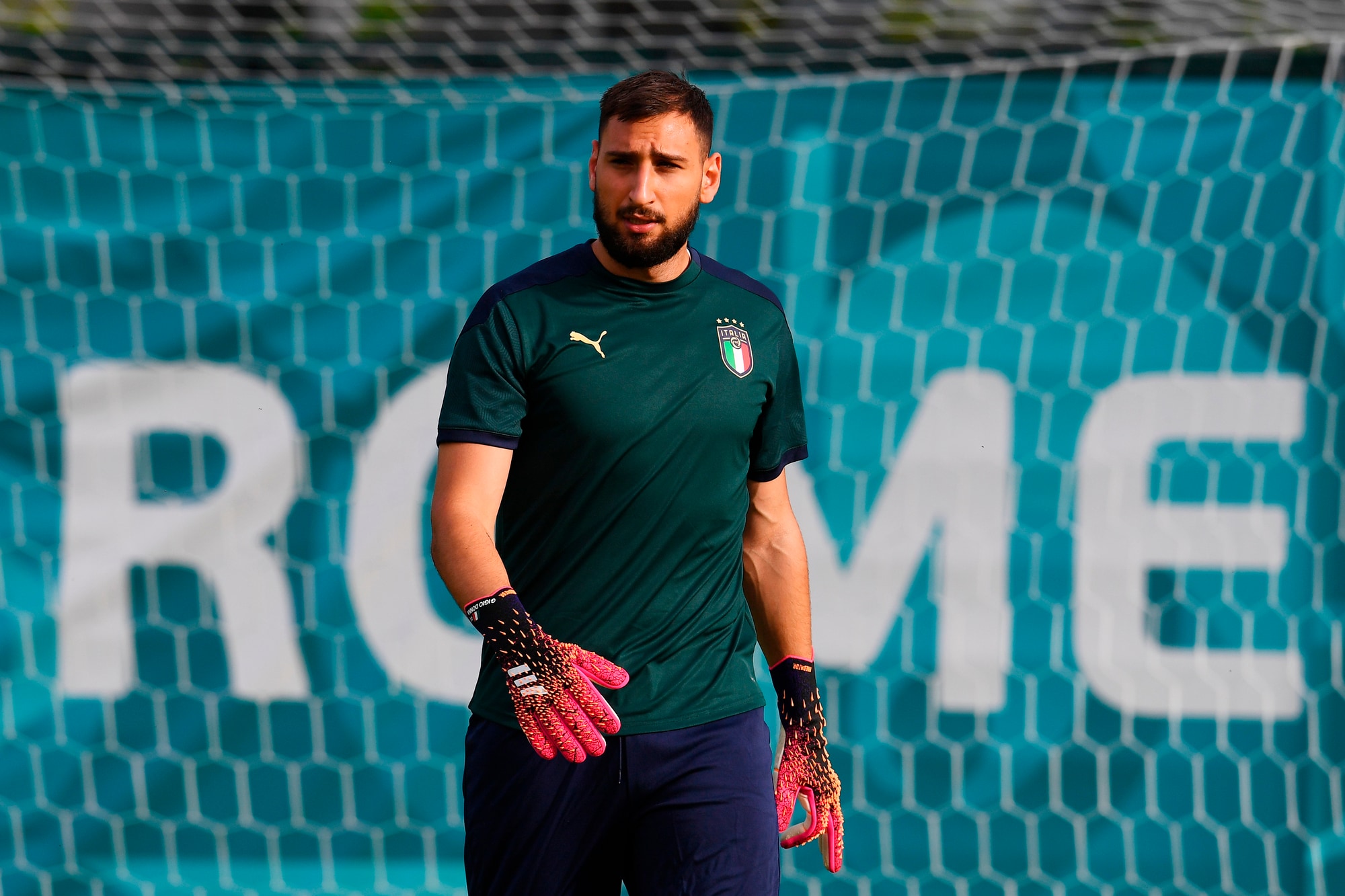 Italia, per Verratti gamba fasciata. Bonucci scherza con Immobile