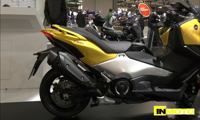 Yamaha TMax 2022, l'icona dei maxi scooter diventa più sportiva