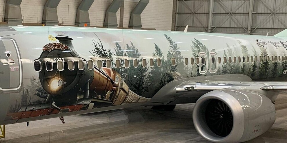 Il Boeing 373 MAX di Harry Potter in volo verso il mondo magico