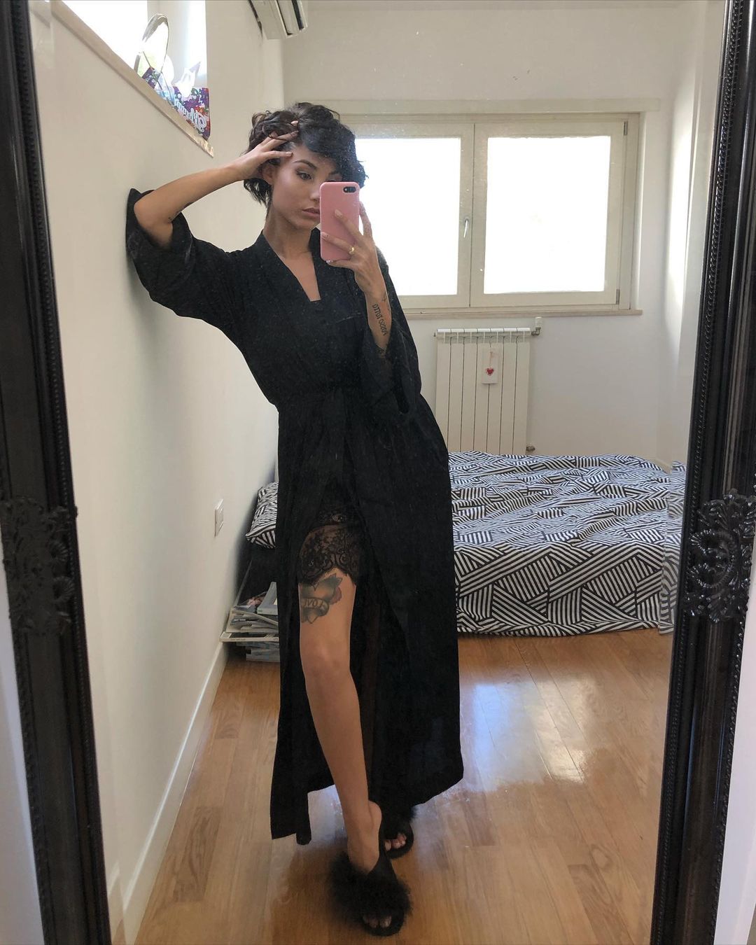Giorgia Soleri, posa hot per mostrare la poesia tatuata sulla schiena FOTO