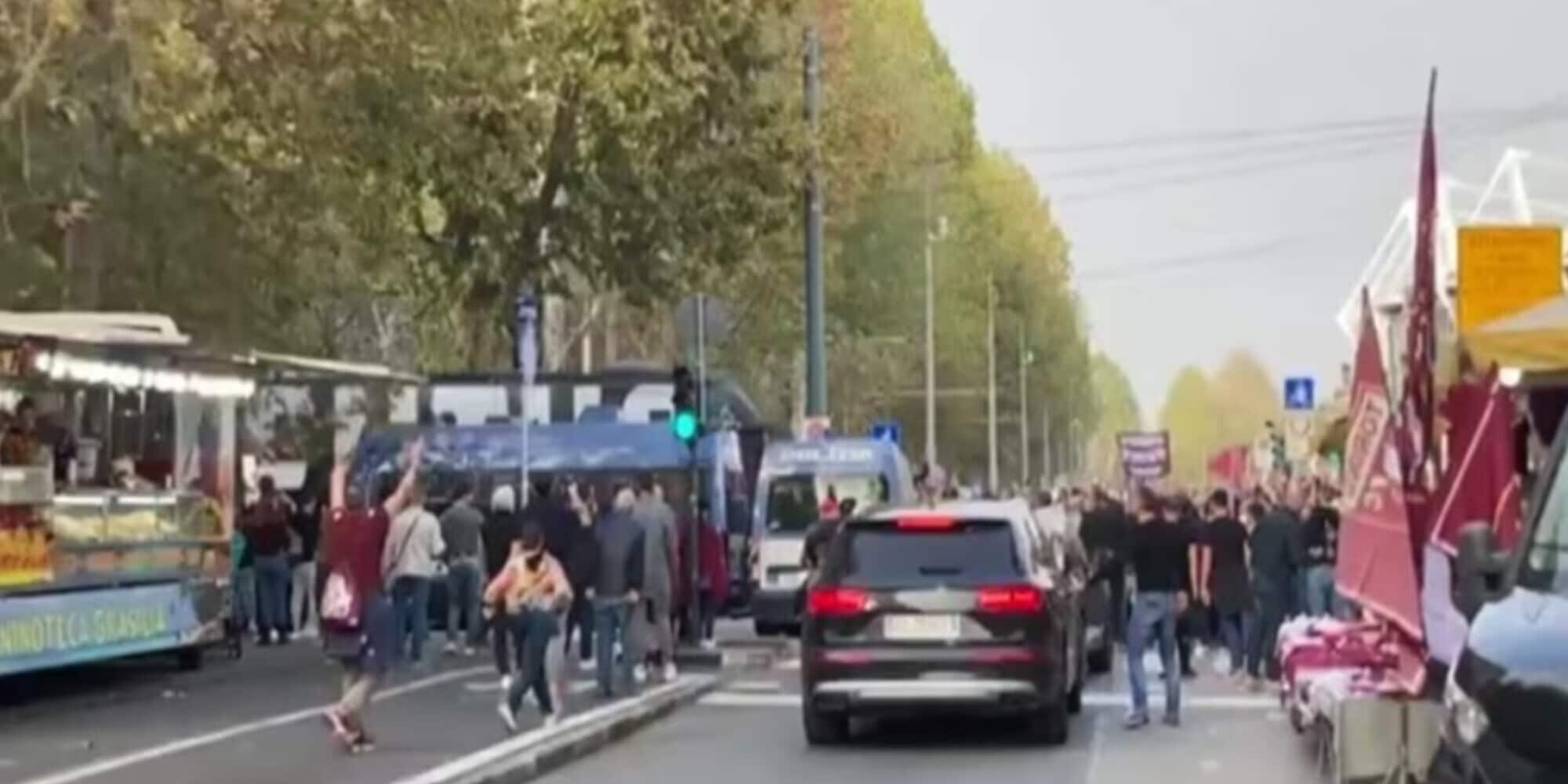 Prima il Toro, poi la Juve: che festa per i tifosi in strada ...