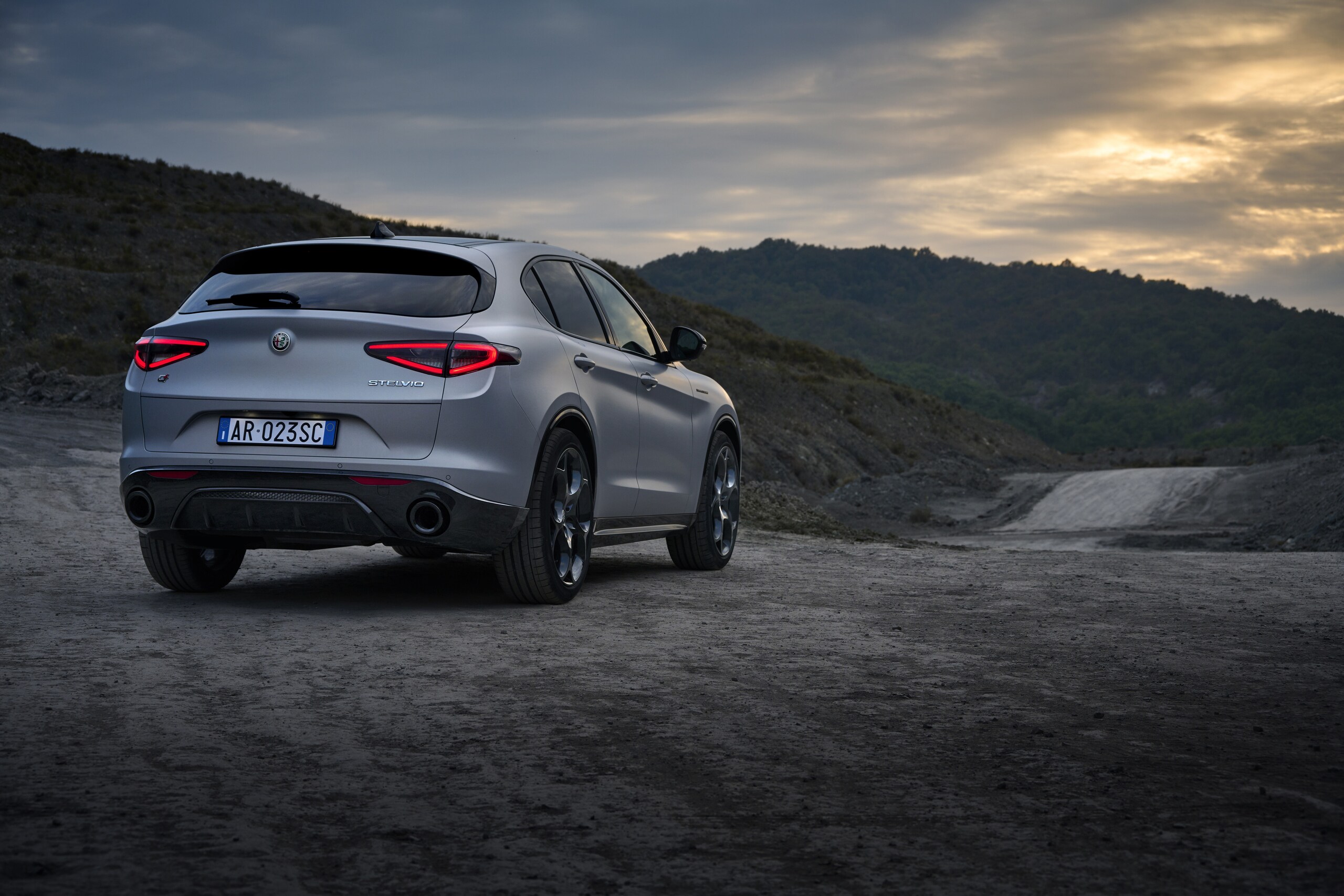 Alfa Romeo Stelvio Competizione, restyling e full Led per il Suv