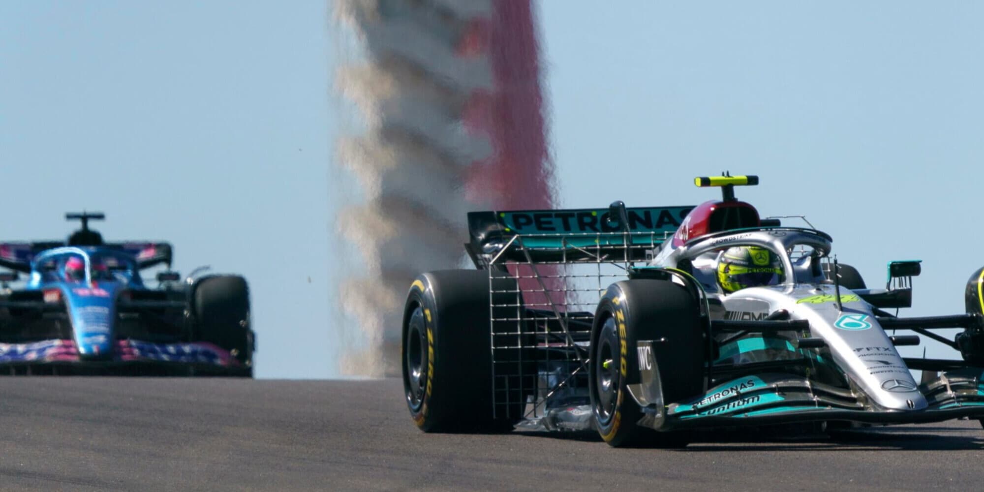 F1, Alonso punge Hamilton: la risposta di Lewis è epica