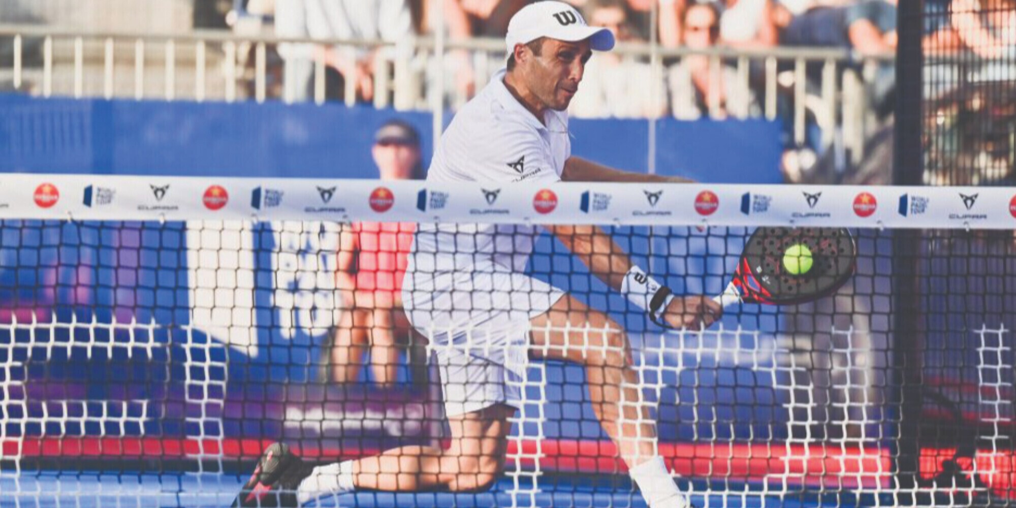 Belasteguín, il fenomeno del padel col mito di Messi