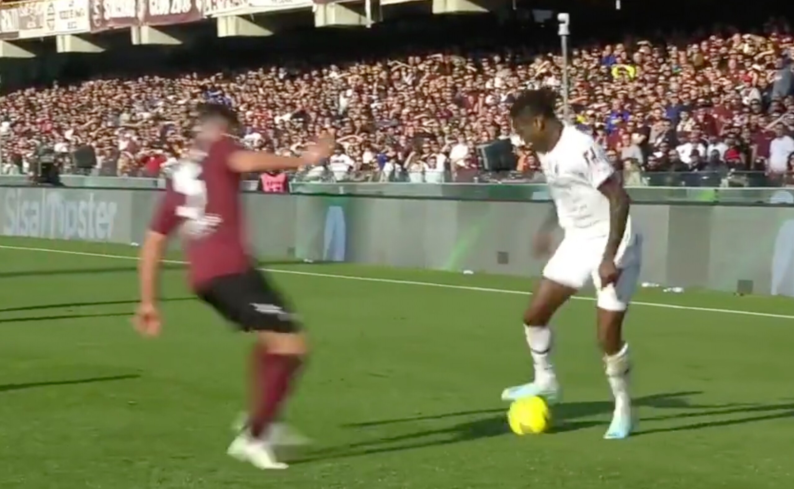 Leao, che numero! La FOTOSEQUENZA del dribbling su Daniliuc