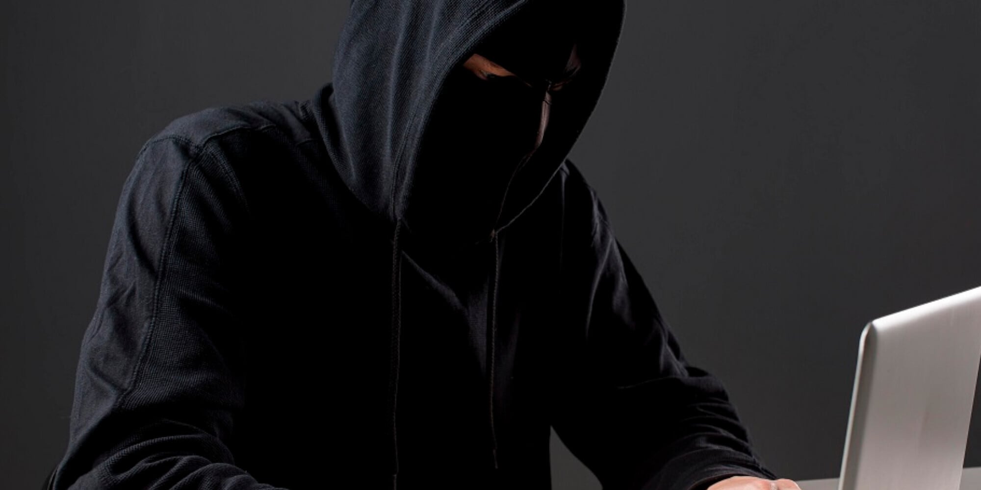 Auto tecnologiche e connesse, scatta il pericolo hackeraggio