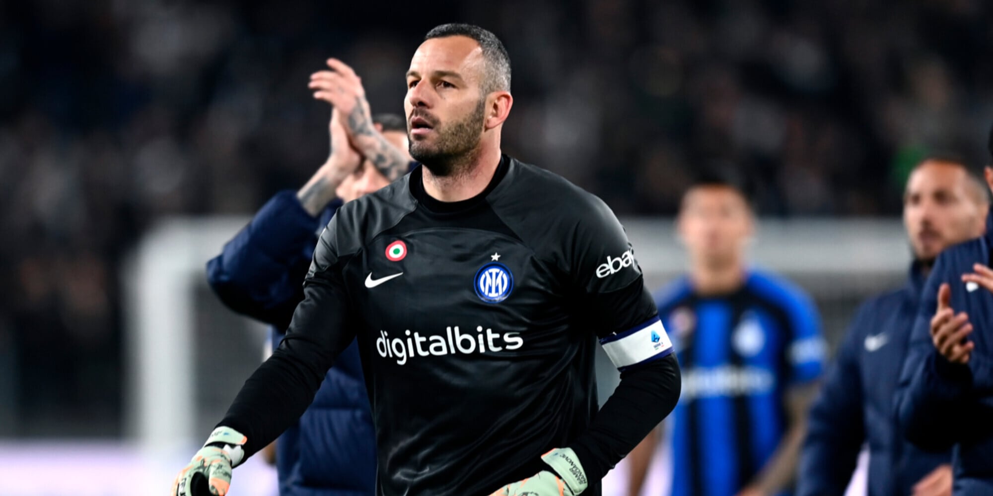 Inter, si scalda Handanovic