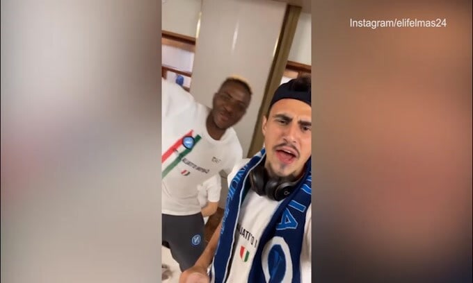 Scudetto Napoli, Elmas e Osimhen cantano 'Life is life'