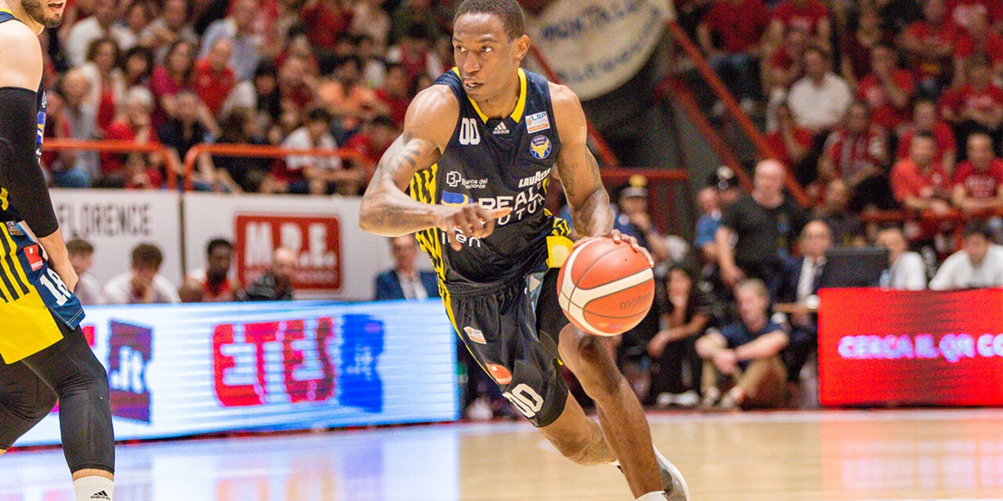 Reale Mutua Basket Torino: Gara 1 è di Pistoia