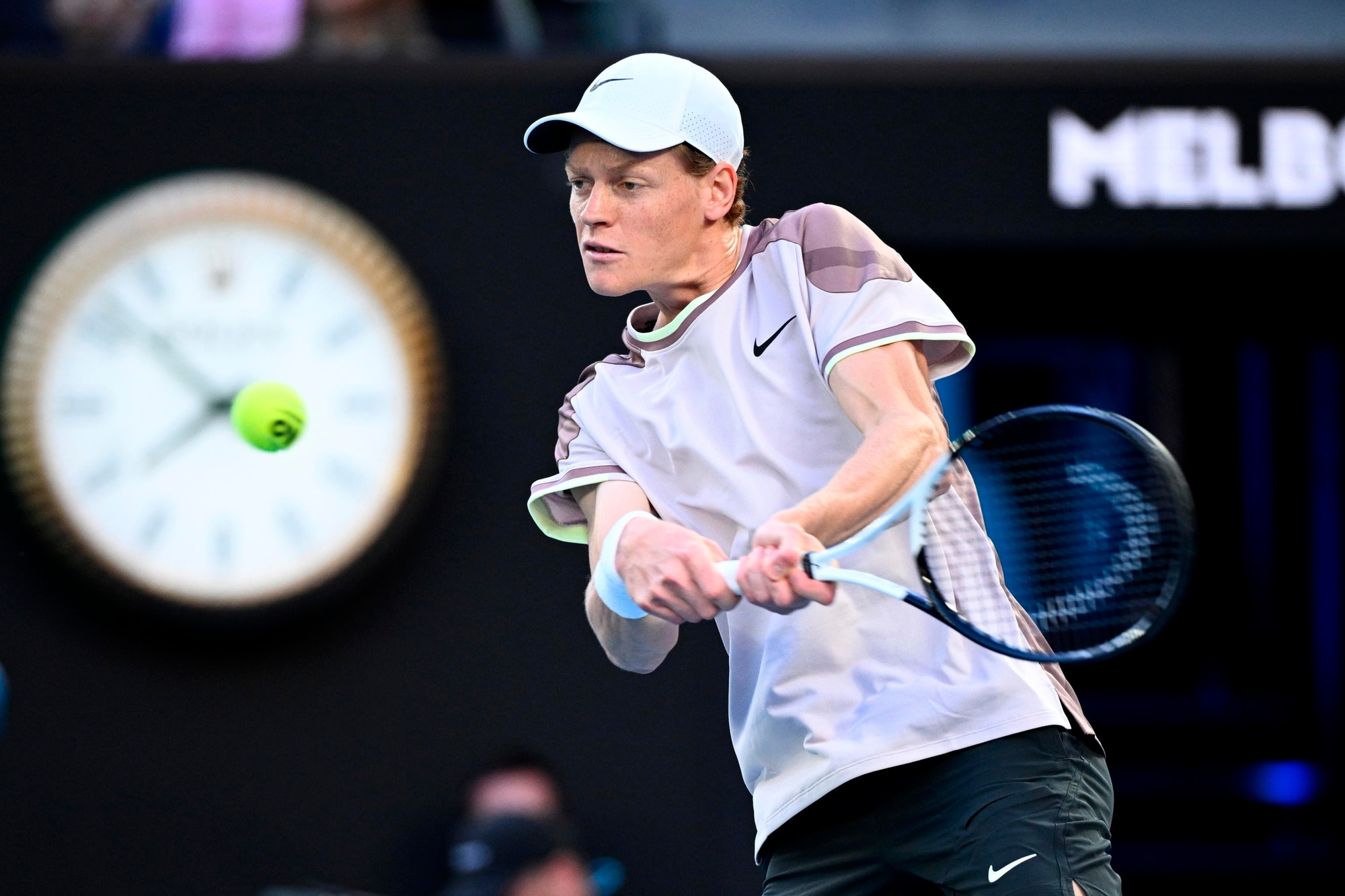 Sinner batte Medvedev sotto gli occhi di Ana de Armas: la finale per ...