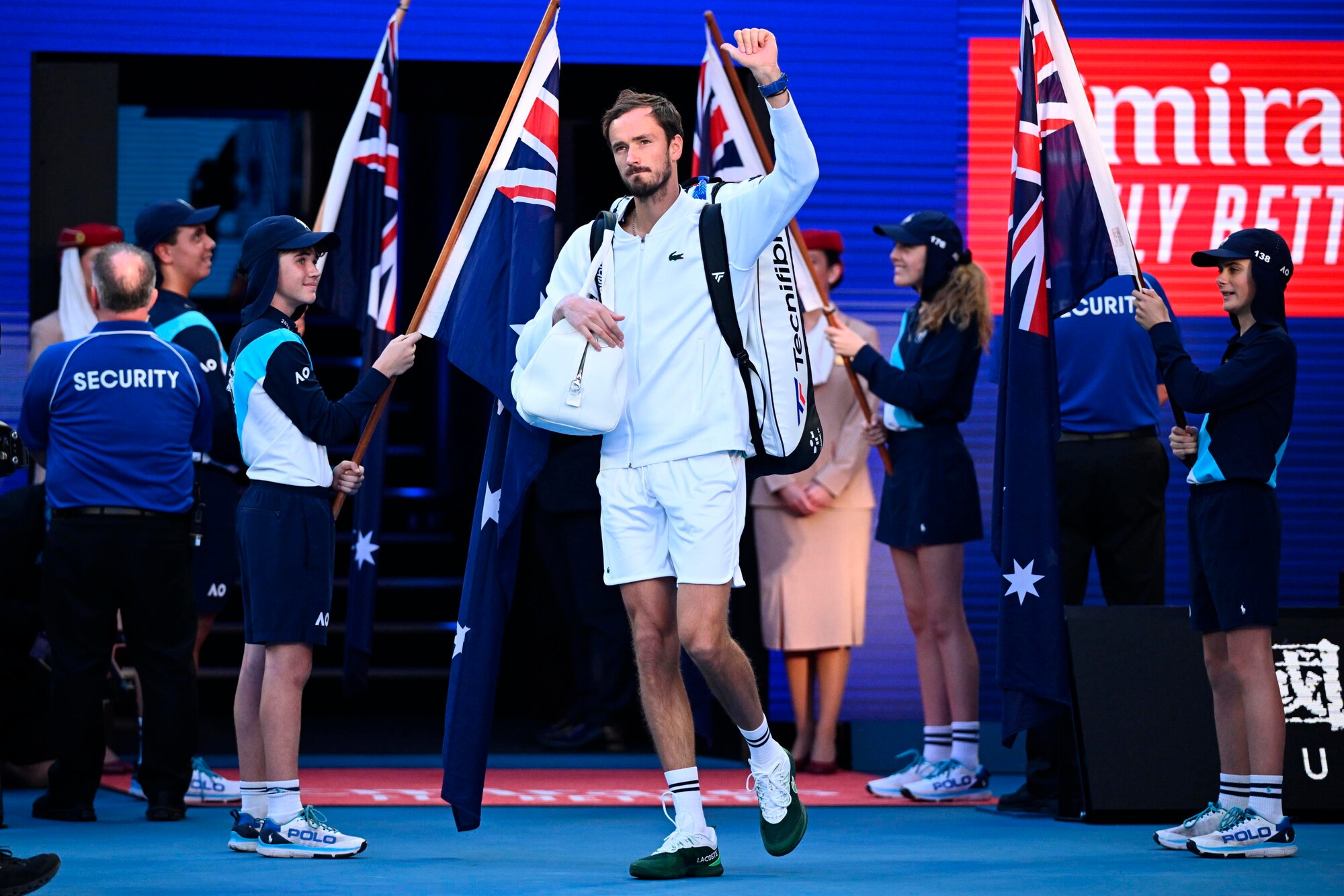 Sinner batte Medvedev sotto gli occhi di Ana de Armas: la finale per ...
