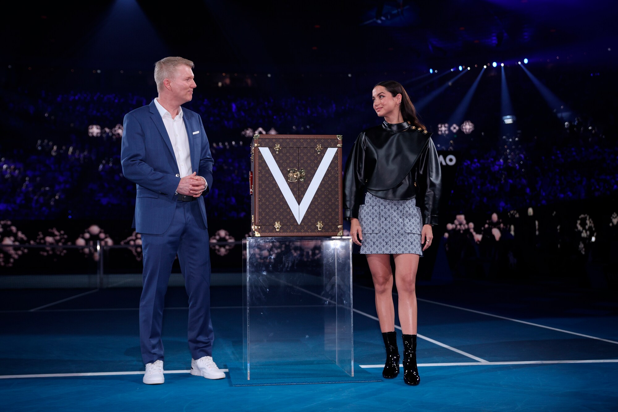 Sinner batte Medvedev sotto gli occhi di Ana de Armas: la finale per ...