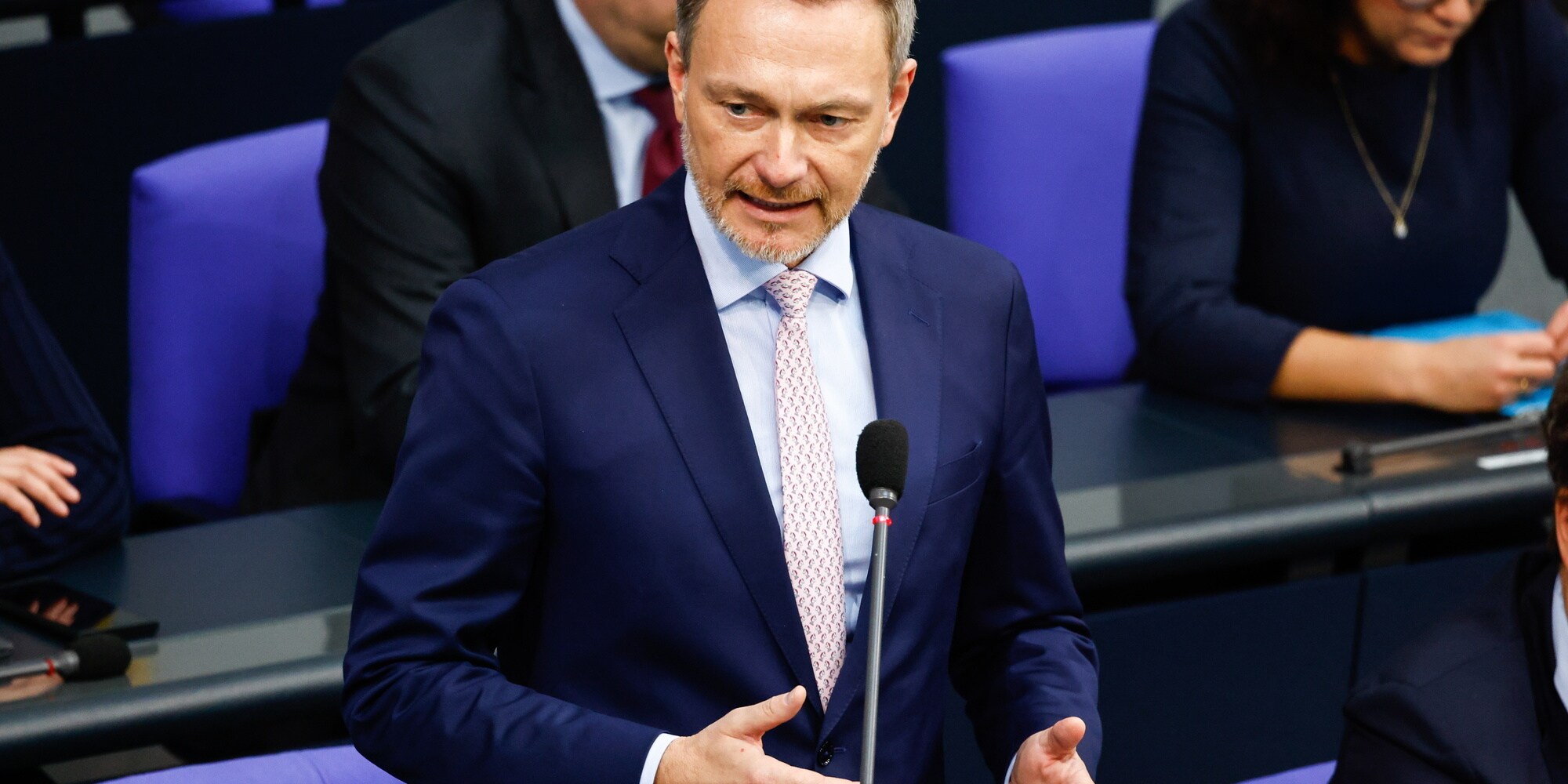 Lindner, 'all'Ue serve meno von der Leyen e più libertà'