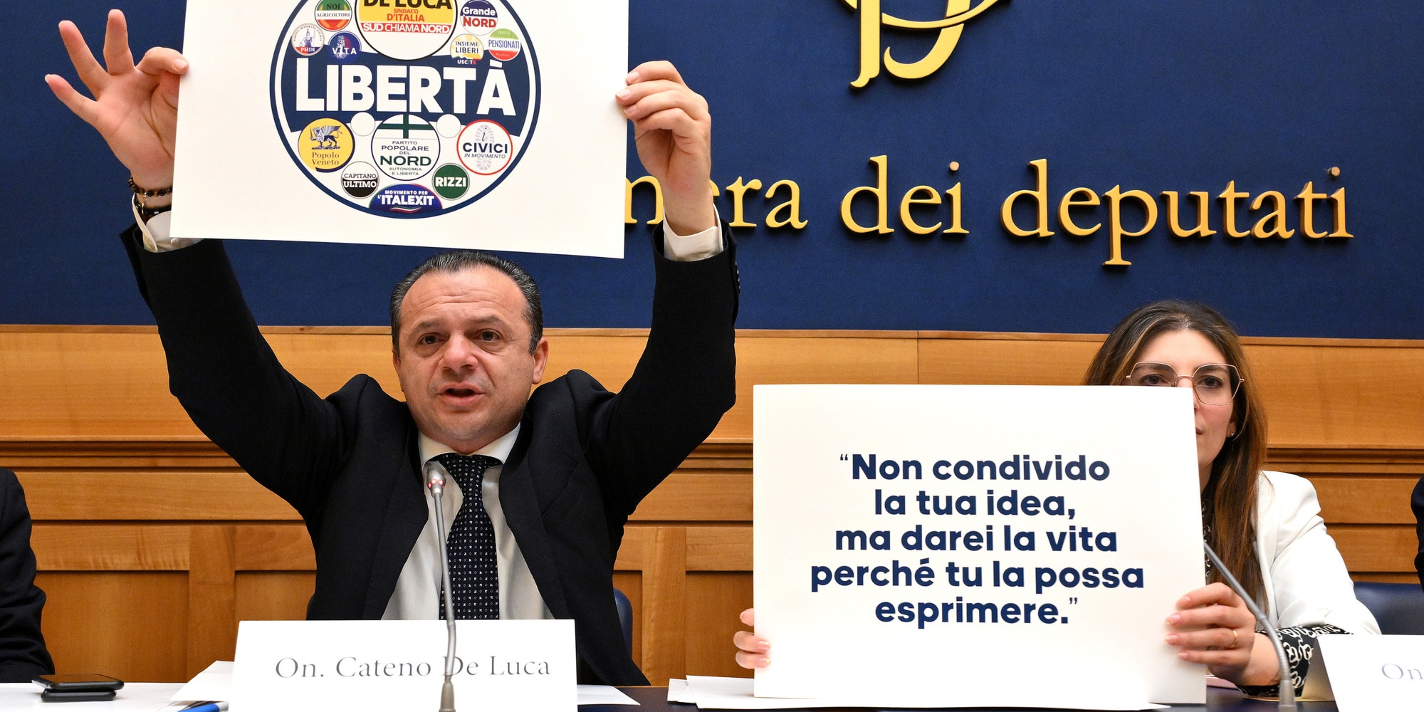Europee:C.De Luca svela il simbolo,con le "stelle della libertà"