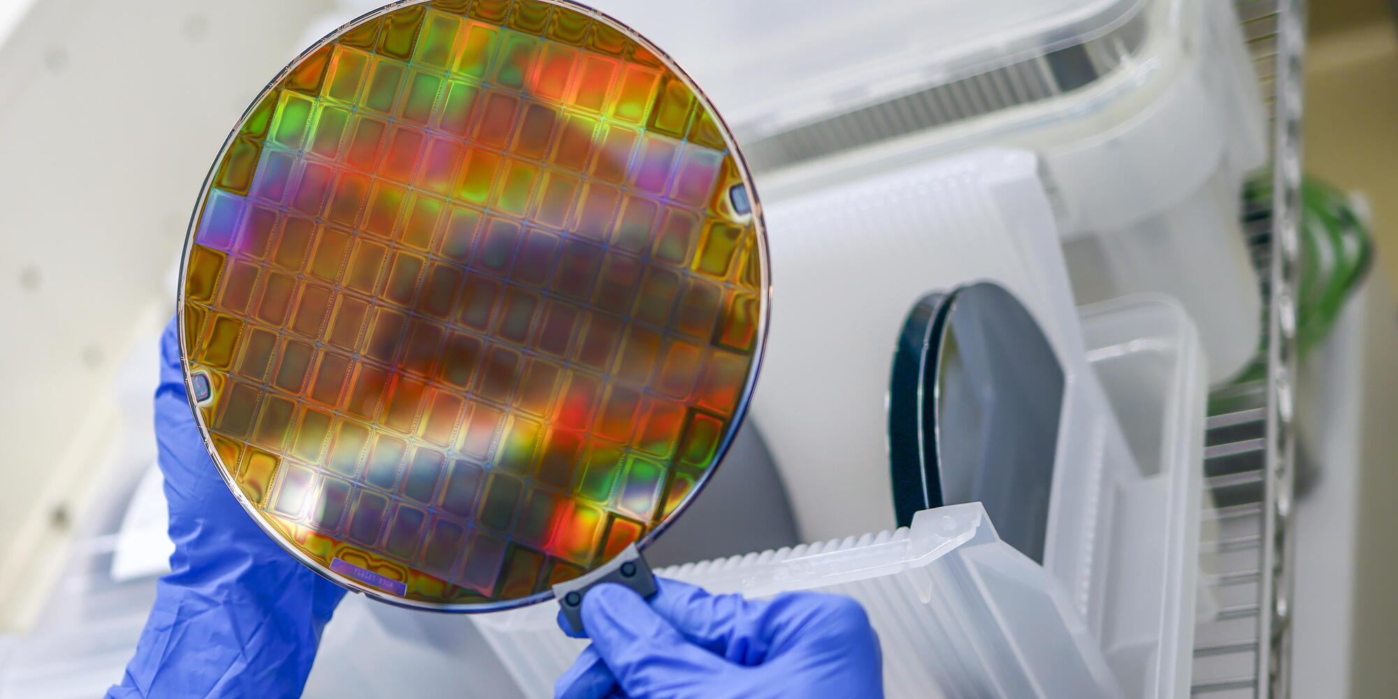 Firmato accordo con Silicon Box per fabbrica chip a Novara