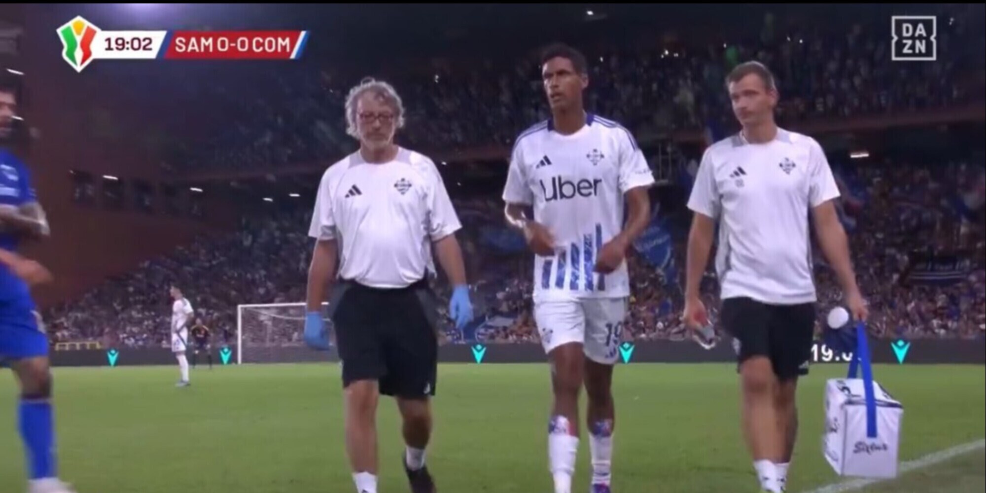 Varane salta la Juve? Esordio da incubo con il Como: infortunio dopo 20'