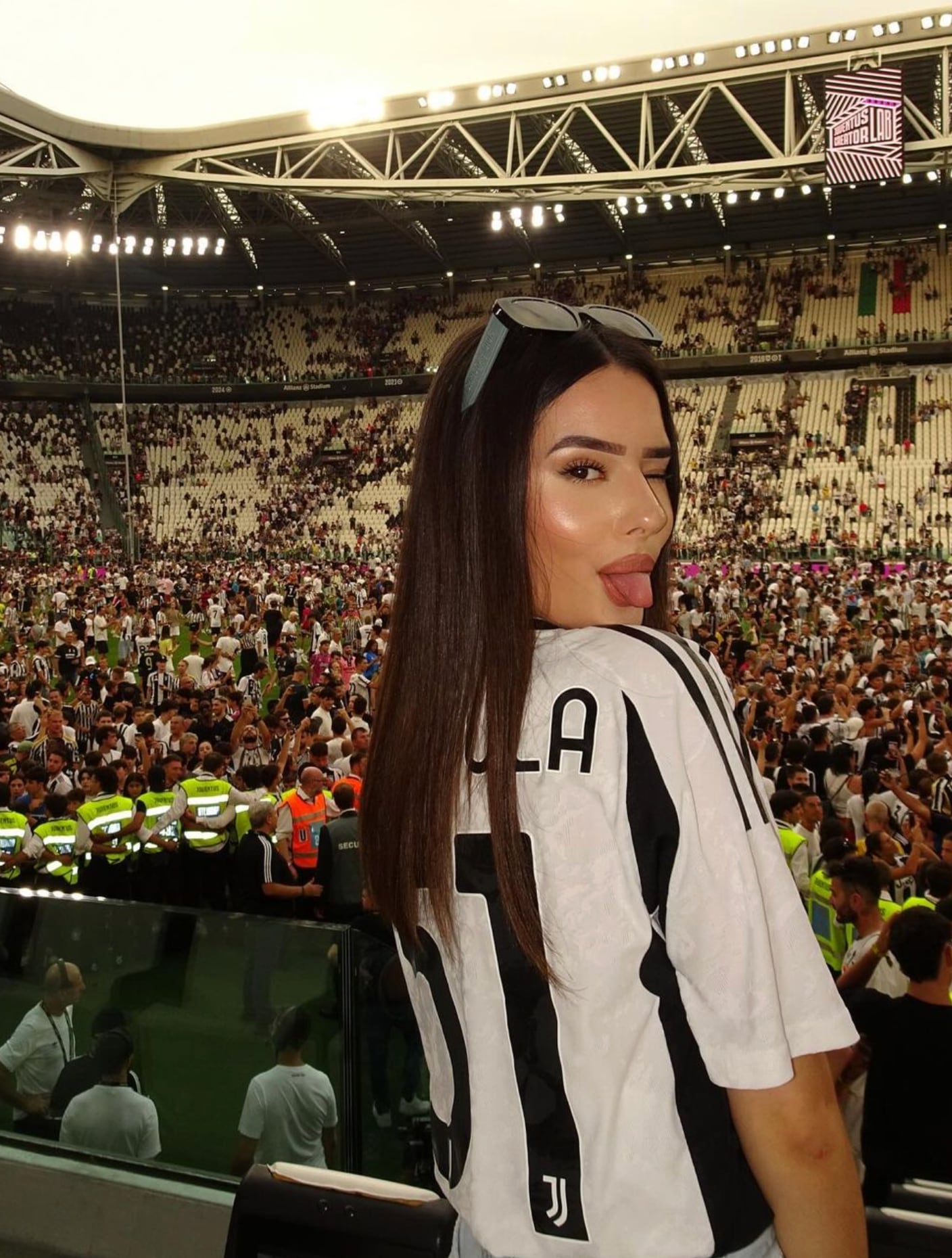 Lady Mbangula in maglia Psg per la manita all'Inter: tifosi Juve impazziti