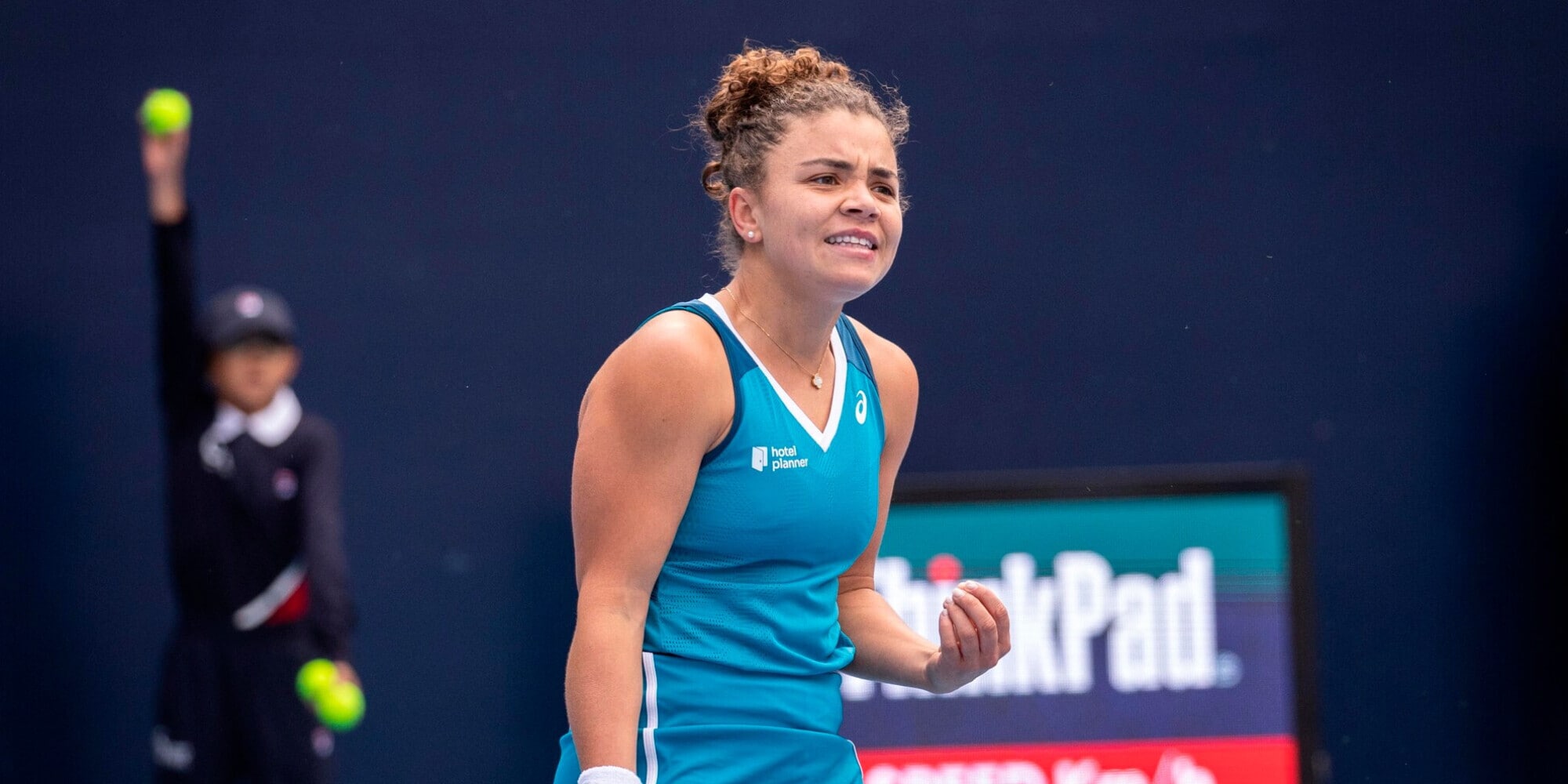 Paolini ko al 3° turno a Pechino: Linette vince il due set