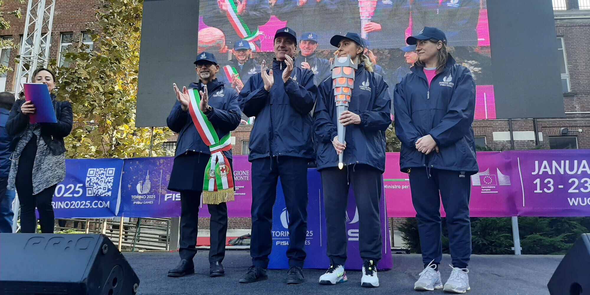 La Fiaccola dei Torino 2025 FISU World University Games è arrivata a ...