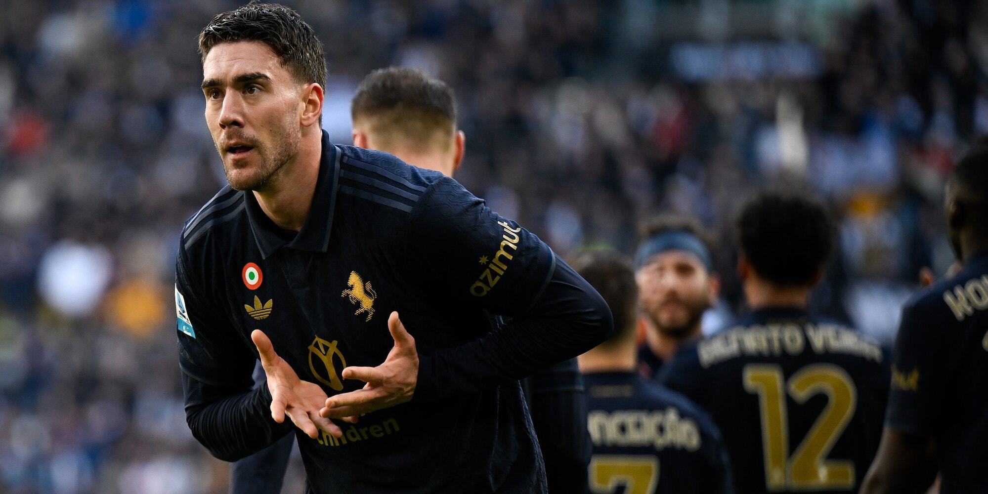 Vlahovic cuore Juve: cita Boniperti, scatena i tifosi e...Chiesa