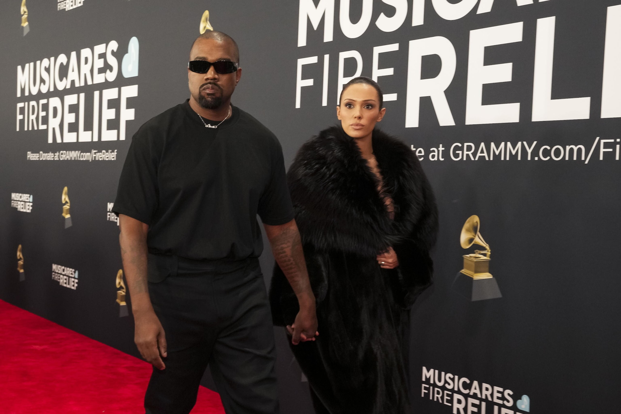 Bianca Censori da censura: nuda sul red carpet dei Grammy Awards 2025