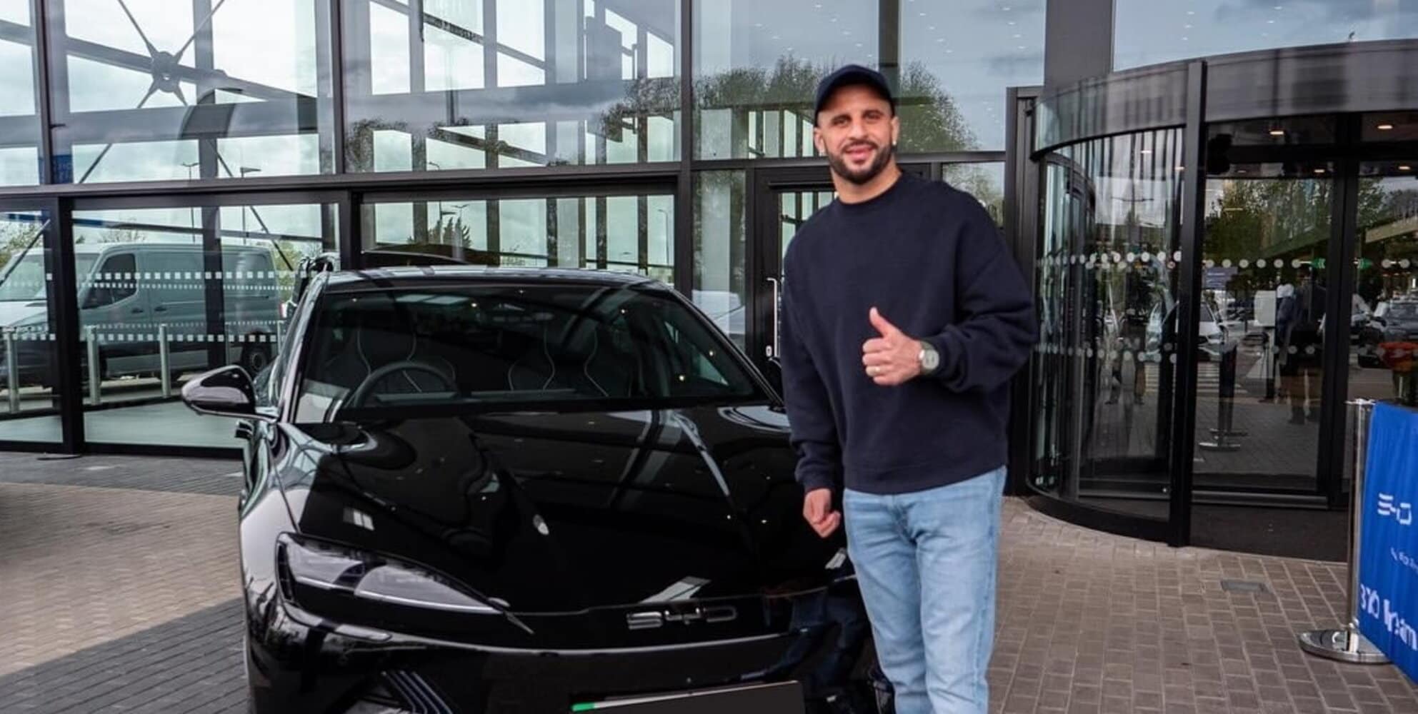 Walker, la nuova vita a Milano: l'hotel di lusso e le cene da... Lautaro