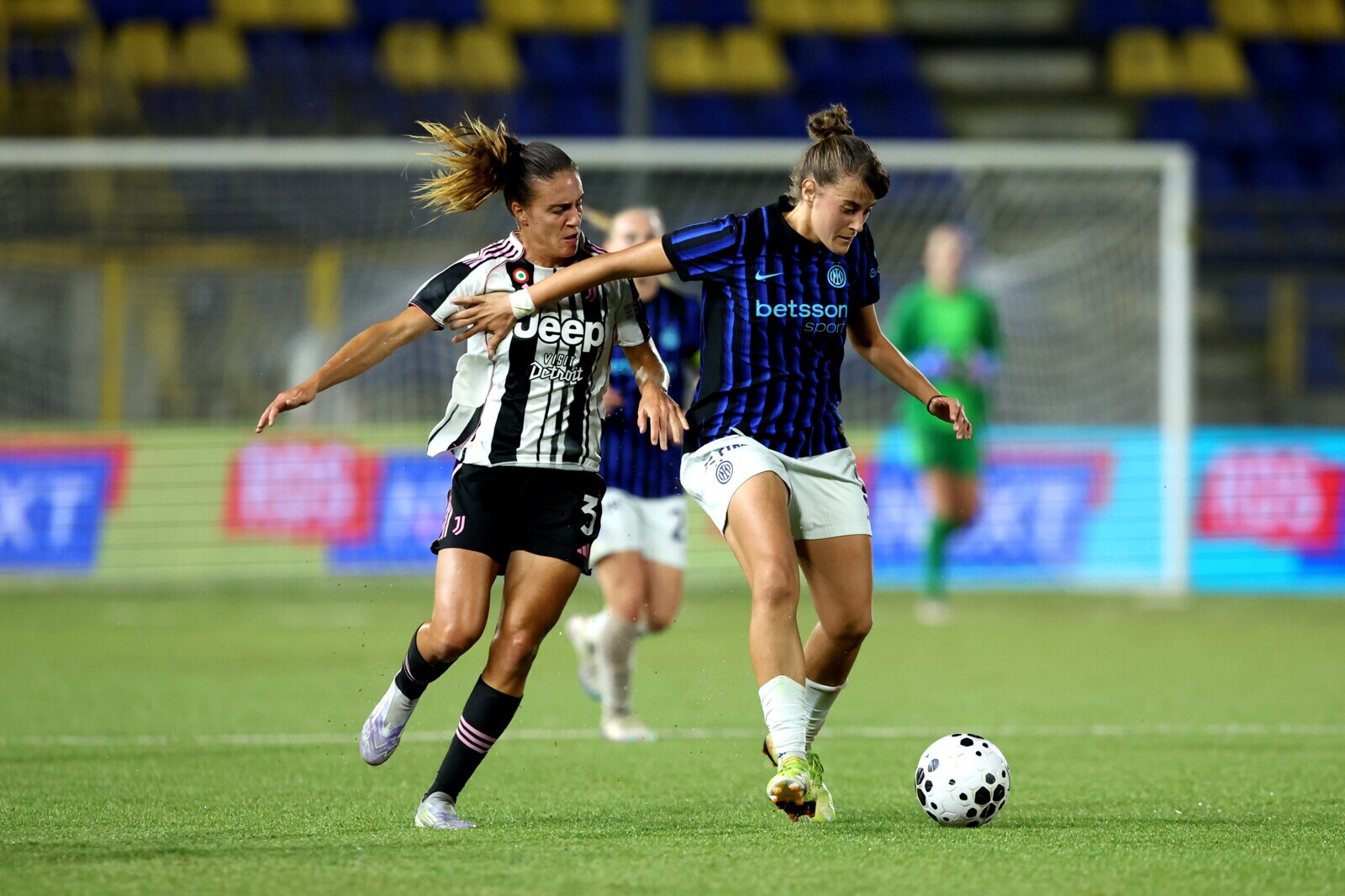 Cambiaghi e Schatzer decisive: la Juve Women manda ko l'Inter e vola in ...