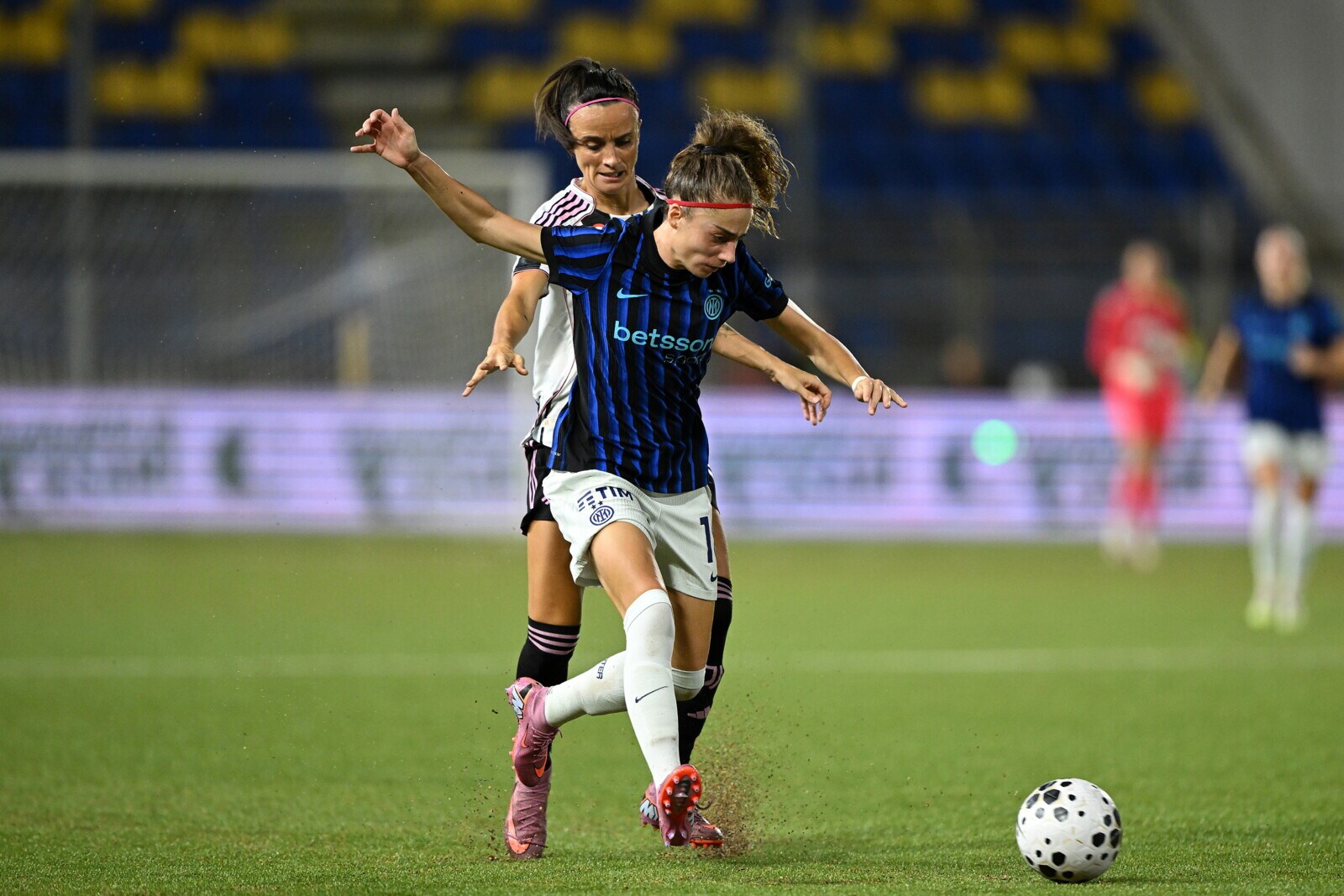 Cambiaghi e Schatzer decisive: la Juve Women manda ko l'Inter e vola in ...