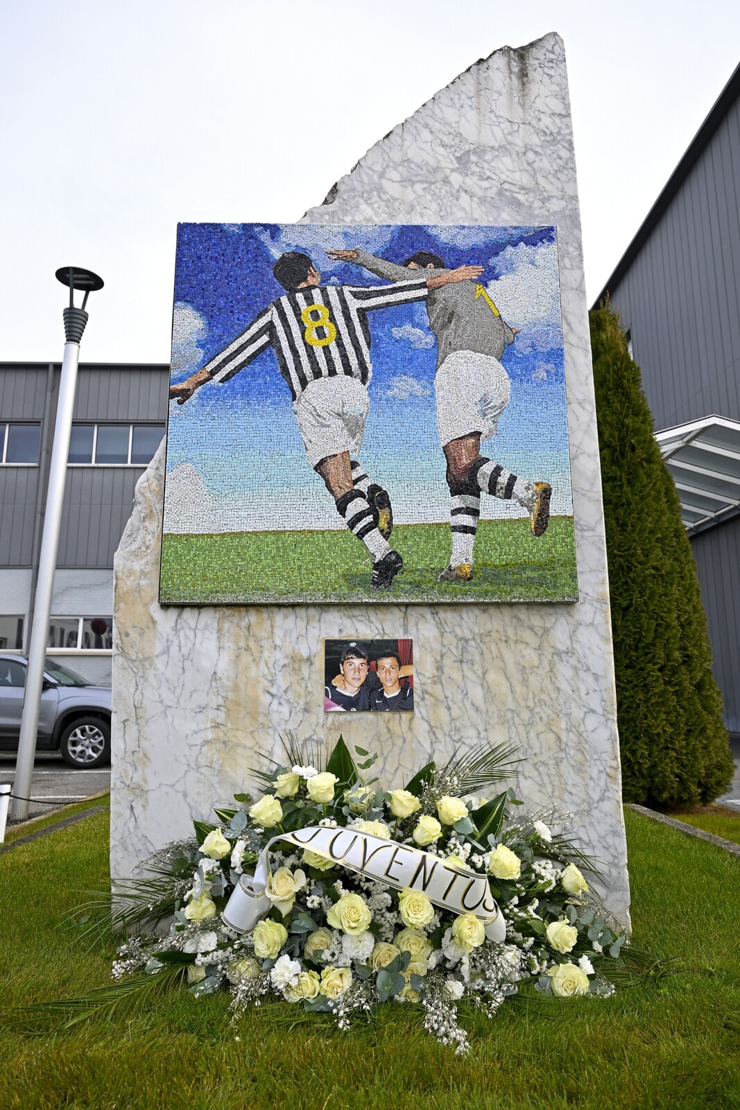 Spalletti, Pessotto e la Juve omaggiano Ale e Ricky a 19 anni dalla ...