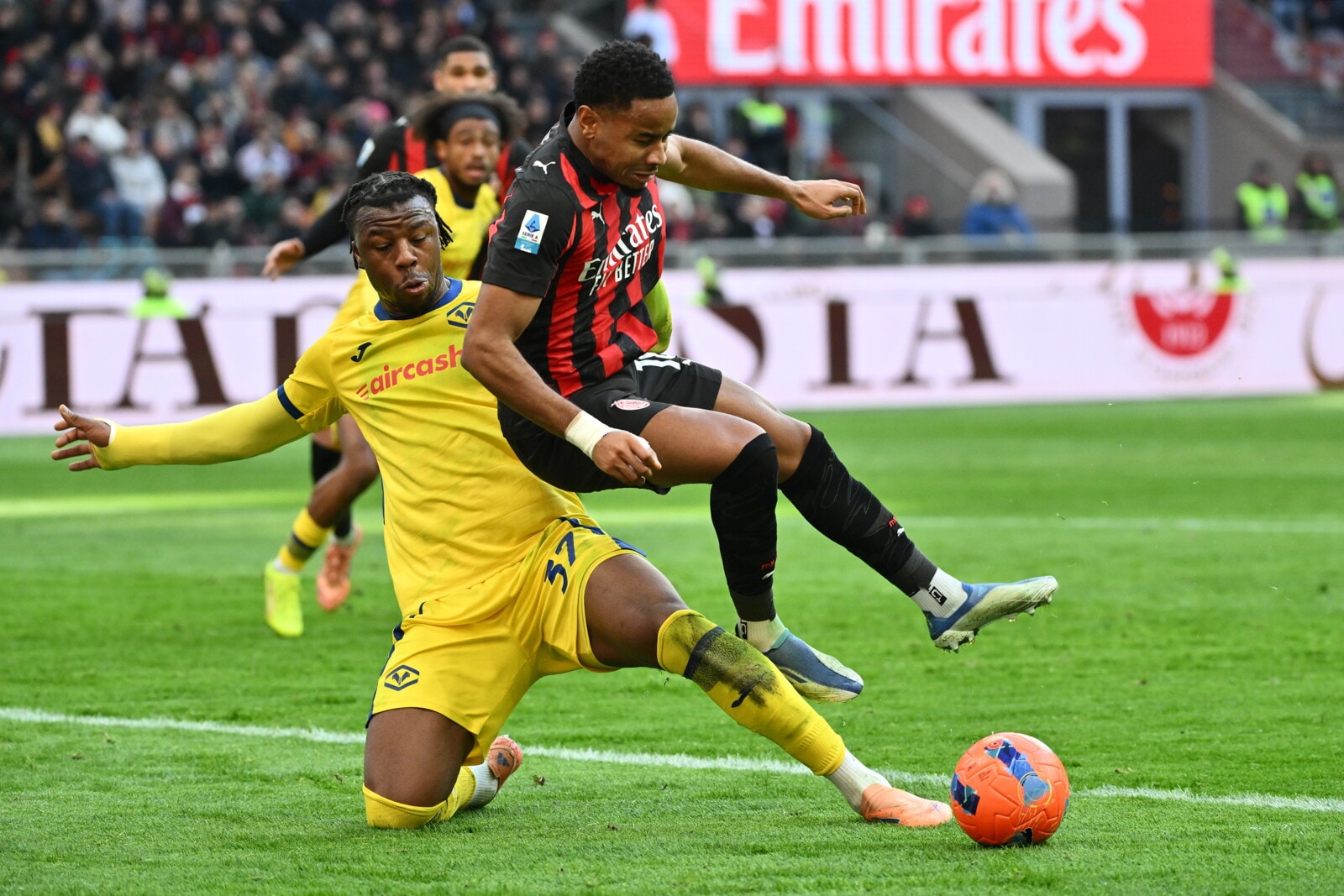 Nkunku, il palloncino dopo il gol: perché l'attaccante del Milan esulta ...