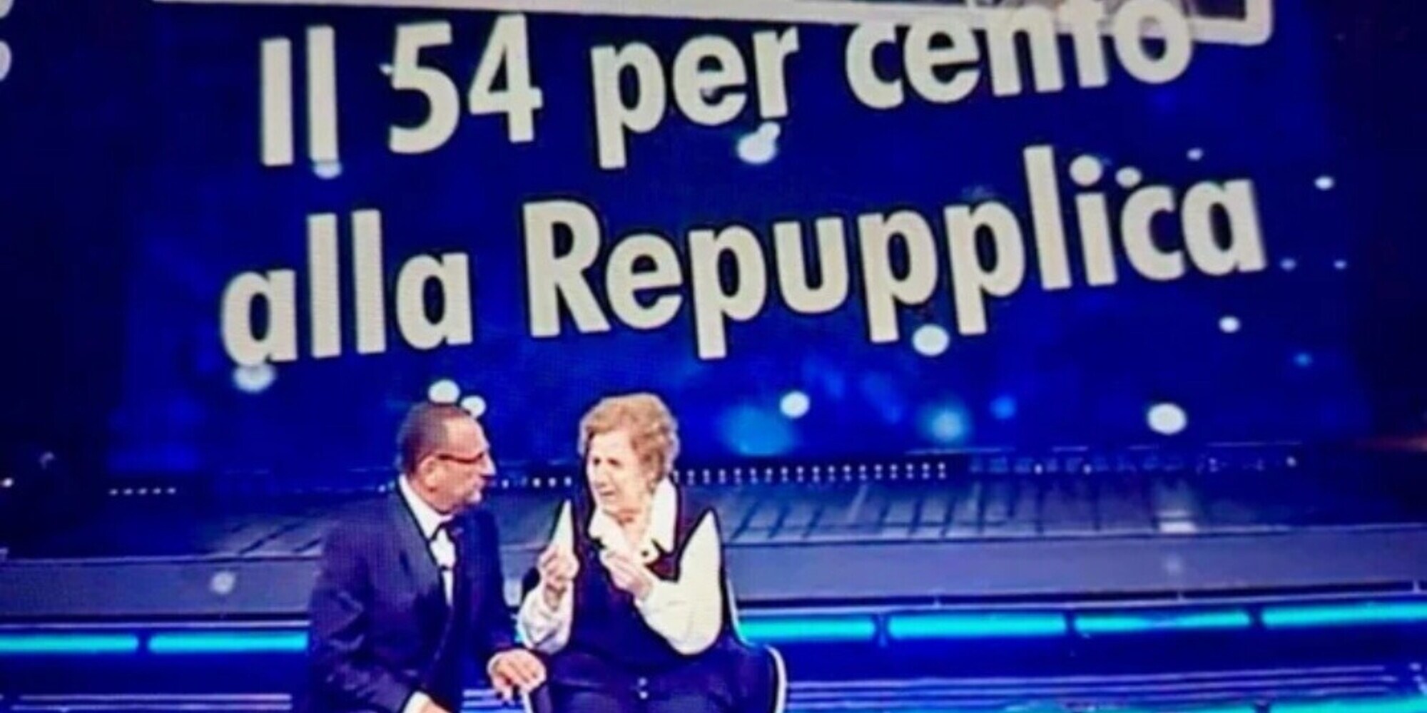 La reazione di Carlo Conti alla gaffe di Sanremo: Repubblica diventa ...