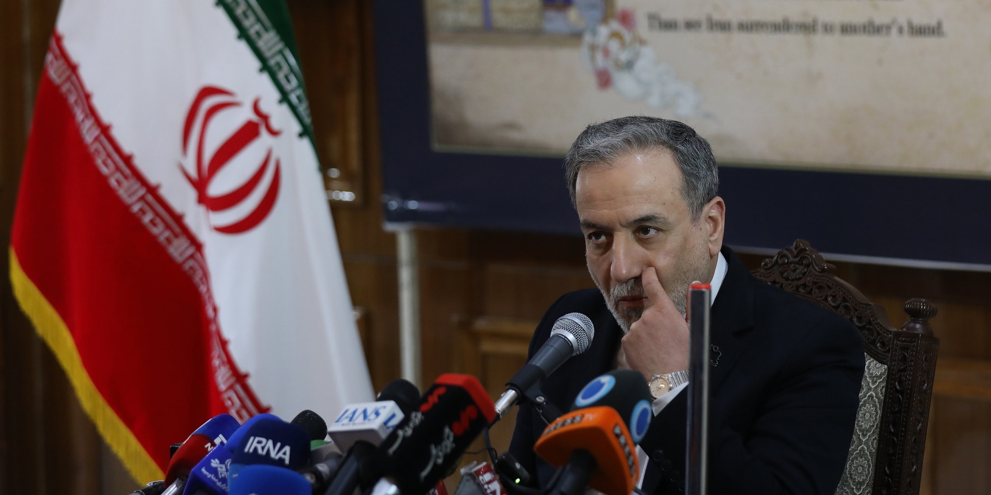 Araghchi pubblica su X bandiera iraniana unita a quella libanese