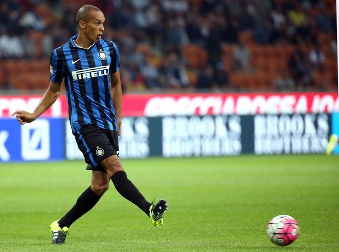 Inter, Miranda out: salta il Milan