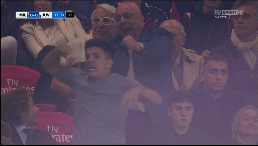 FOTO L'esultanza di Galliani dopo il gol annullato alla Juve