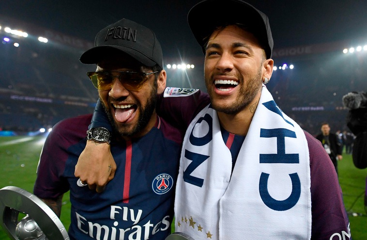 Neymar: «Resto al Psg, che onore giocare con Buffon»