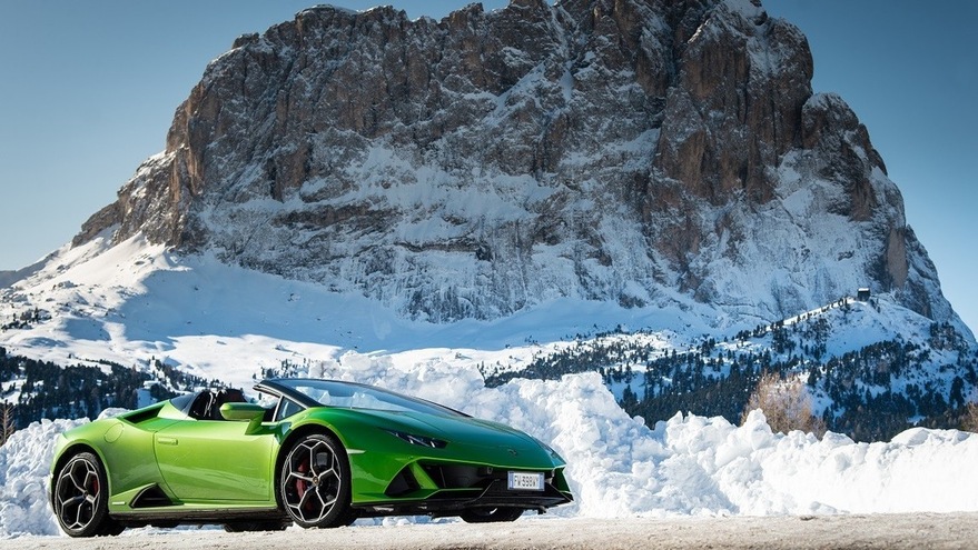 Lamborghini Christmas Drive, il viaggio di Natale con dieci supercar
